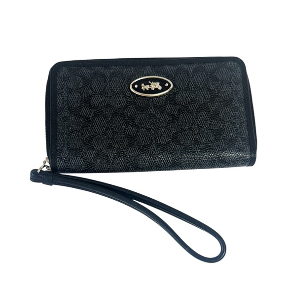 Coach | Bags | Coach 6386 East West Universal Wristlet In Signature ...